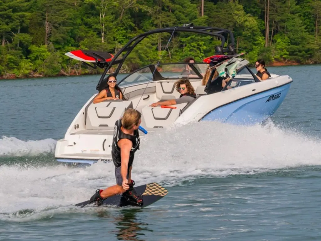 New 2024 Yamaha AR220, Goldsboro - Boats For Sale | BoatsForSale.com